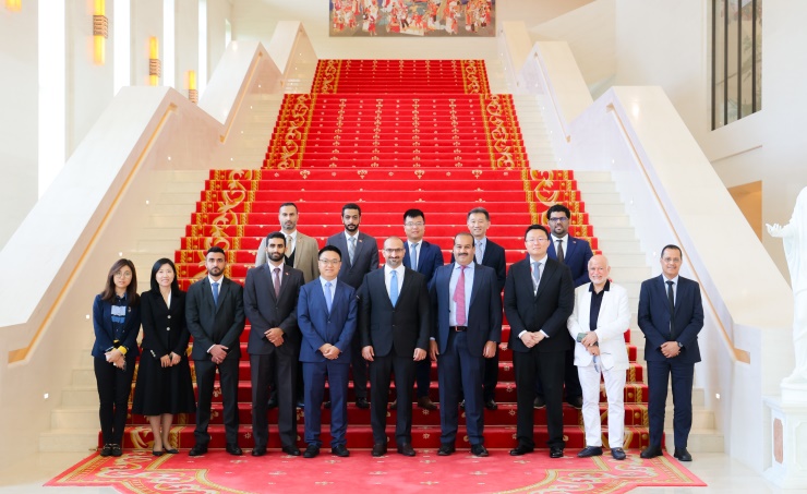 Industry Minister visits Huawei headquarters Industry Minister visits Huawei headquarters